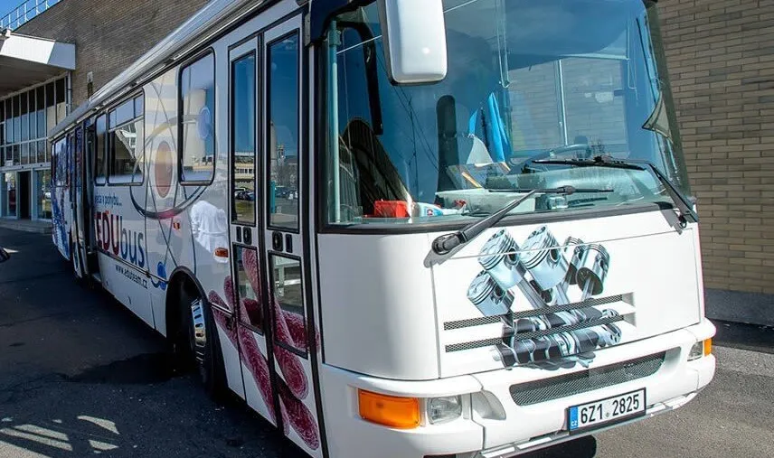 EDUbus – mobilní polytechnická laboratoř pro školy | Chytrá řešení